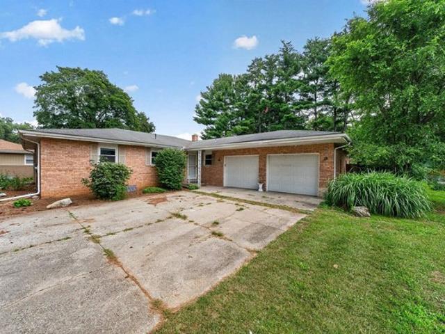 55880 River Shore Ln, Elkhart, IN 46516