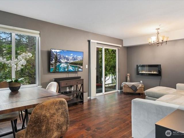 5589 Lakemont Blvd SE Apt 1702, Bellevue, WA 98006