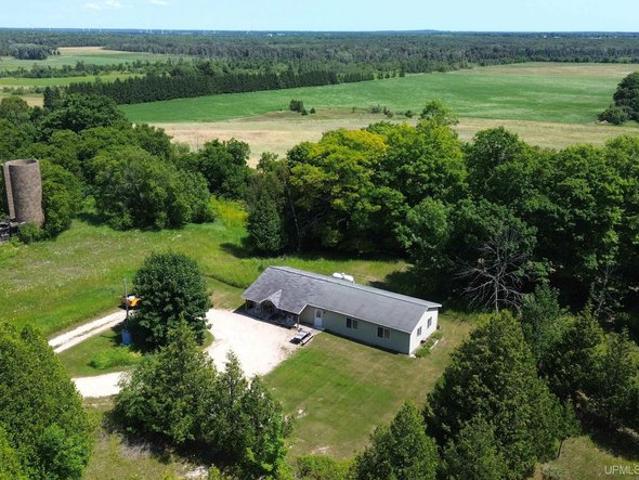 5580 Ll Rd, Garden, MI 49835