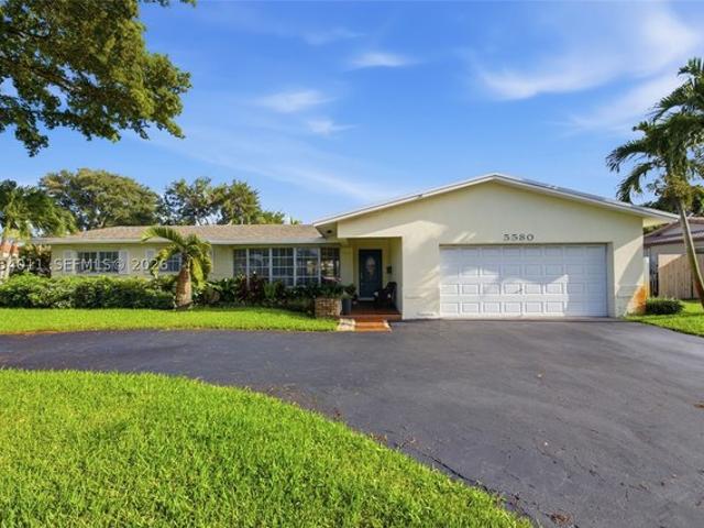5580 SW 7th St, Plantation, FL 33317