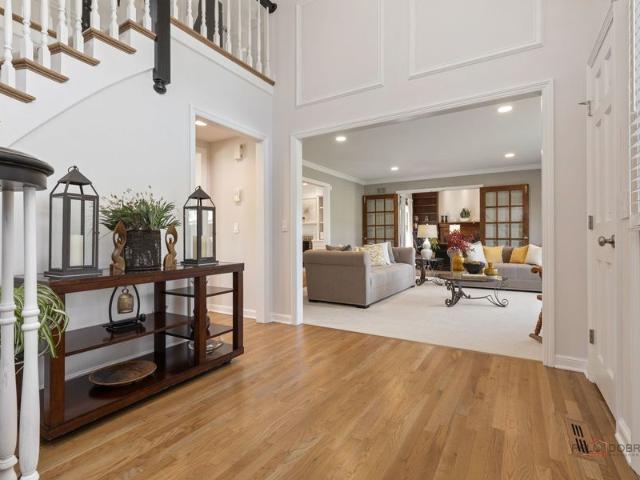 5581 Daybreak Dr, Libertyville, IL