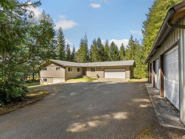 5582 NW Gross Rd, Bremerton, WA 98312