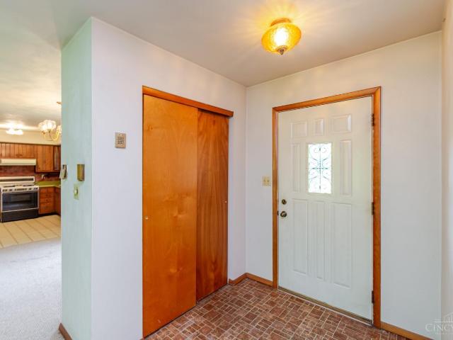 5582 Ozias Road