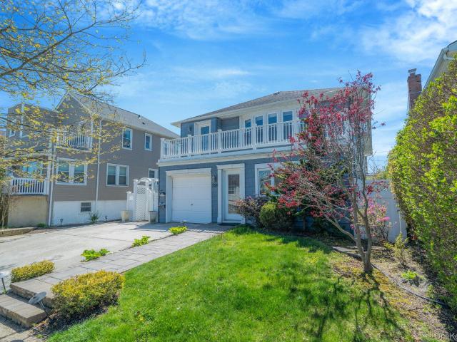 558 E Walnut Street