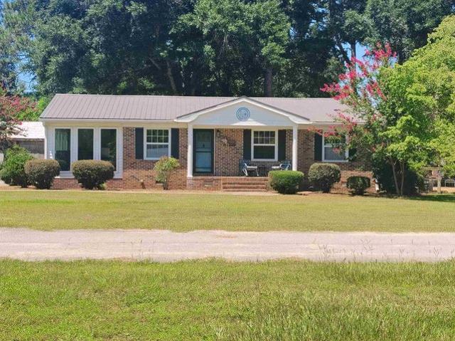 558 Elm St, Fair Bluff, SC 28439
