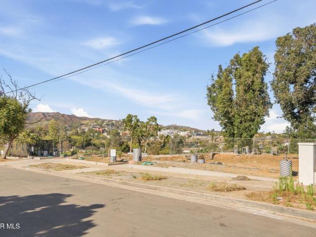 558 Erskine Drive