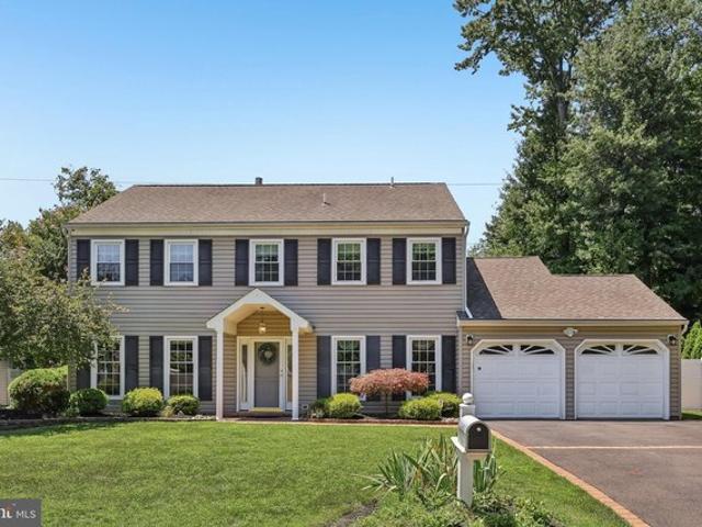558 Fairman Ln, Langhorne, PA 19047