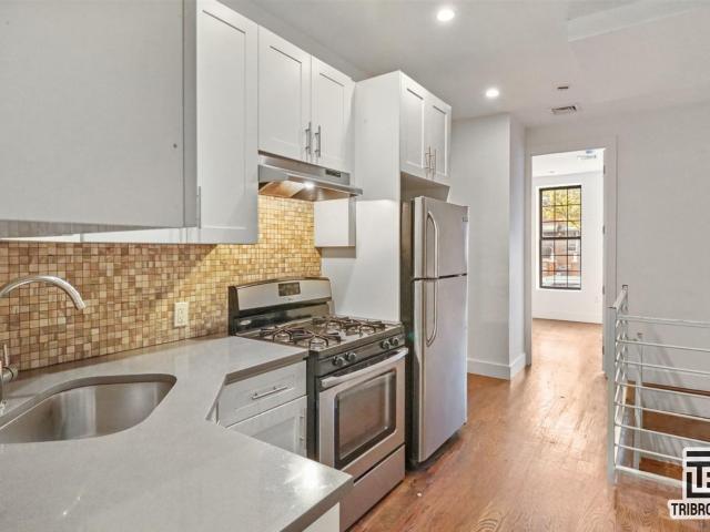 558 Kosciuszko Street 1K