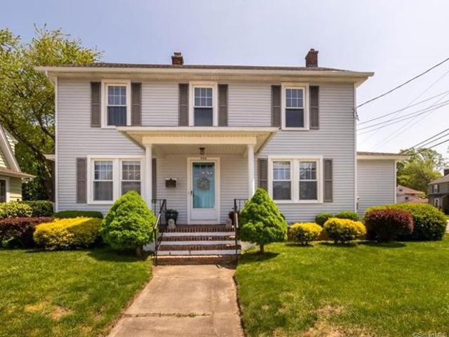 558 Ocean Ave, New London, CT 06320