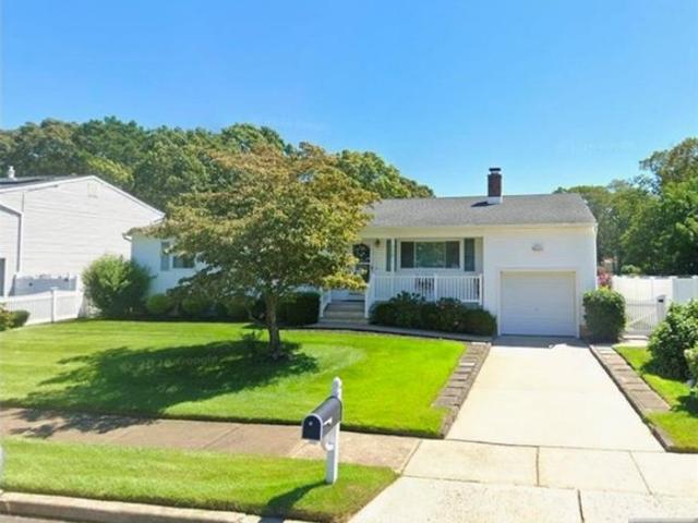 558 Mark Dr, Brick, NJ 08723