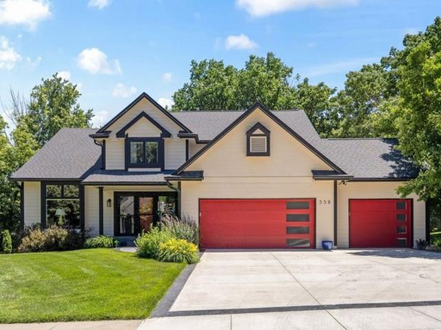 558 S 34th Ct, West Des Moines, IA 50265