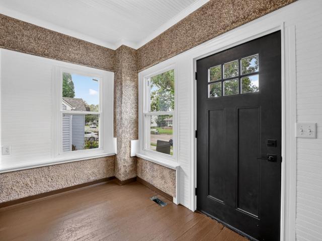 558 S 3rd Street