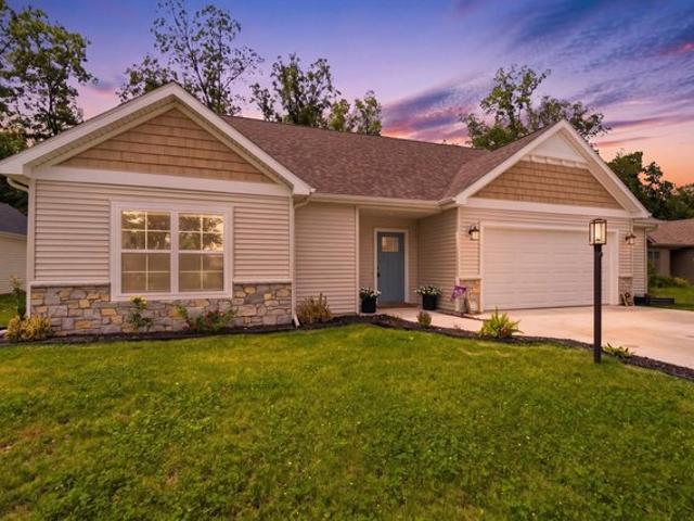 558 S Valley River Dr, Columbia City, IN 46725