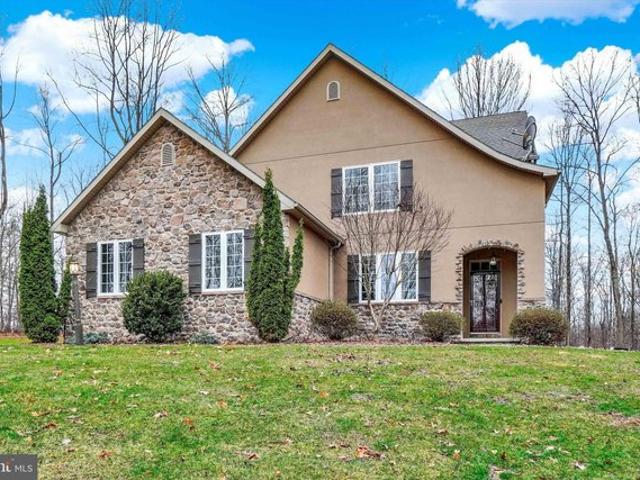 558 Rockey Rd, Red Lion, PA 17356