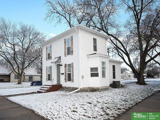 558 W 7th St, York, NE 68467