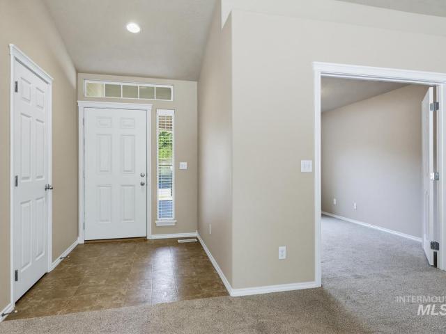 558 W Black Rock Dr