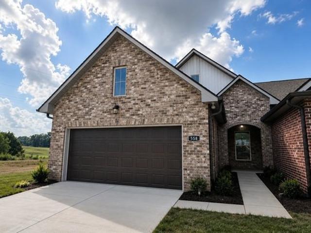 558 W Foxrun, Springfield, TN 37172