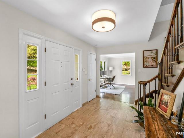 558 W Saddle River Road