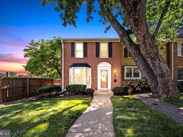 558 Windover Ave NW, Vienna, VA 22180