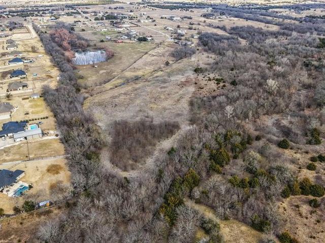 5594 Creekview Dr, Farmersville, TX 75442