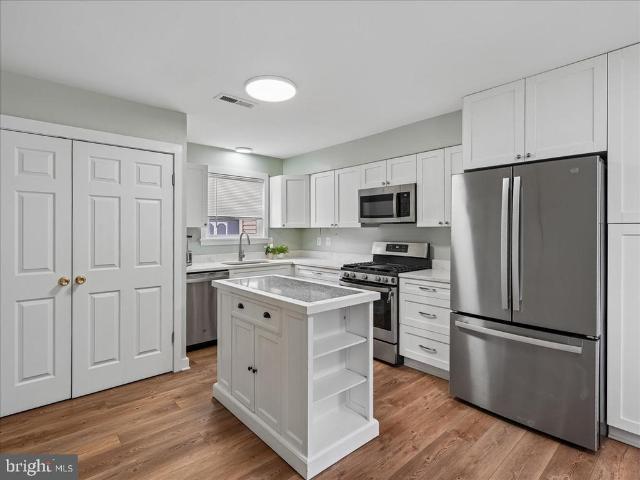 5596 Shadybrook Drive