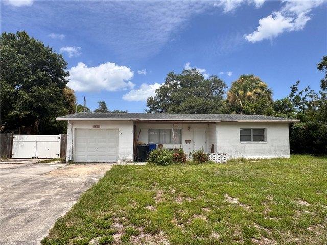 5597 Pershing St NE, Saint Petersburg, FL 33703
