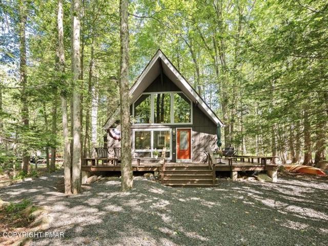 5599 Woodland Ave, Pocono Pines, PA 18350