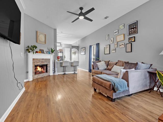 5590 queens ring cv