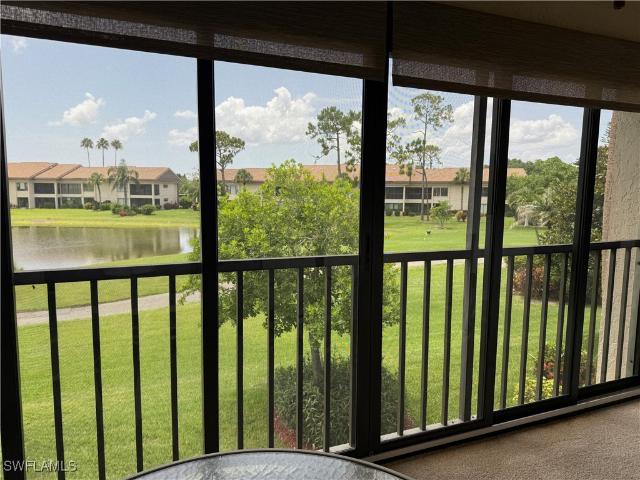 5590 Trailwinds Dr, Unit 421, Fort Myers, FL 33907 | MLS #225059