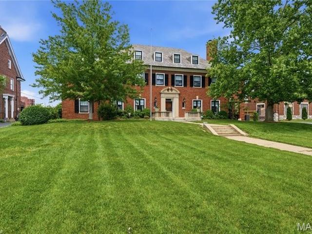 5591 Lindell Blvd, Saint Louis, MO 63112