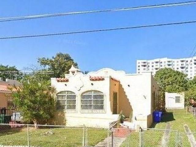 559 34th St NW, Miami, FL 33127