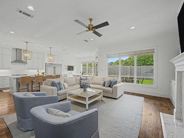 559 Coolair Drive