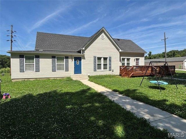 559 Alice Ave, Greenville, IL 62246