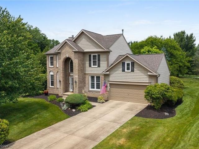 559 Alliance Dr, Sagamore Hills, OH 44067