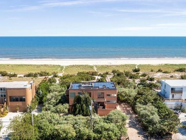 559 Dune Rd, Westhampton, NY 11978