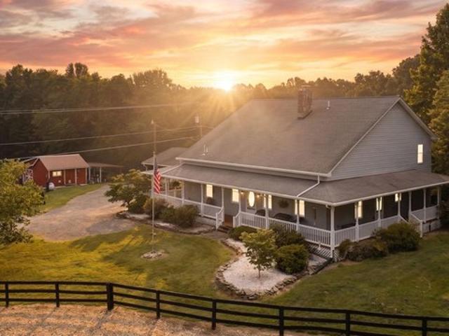 559 Holly Corner Rd, Fredericksburg, VA 22406