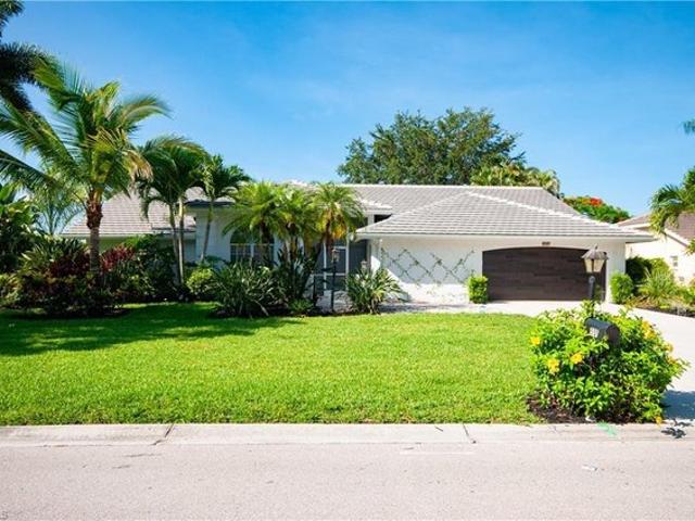 559 Henley Dr, Naples, FL 34104