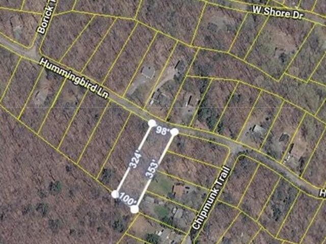 559 Humming Bird Ln, Hawley, PA 18428
