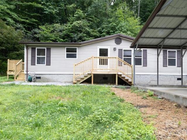 559 Old Quebec Rd, Lake Toxaway, NC 28747