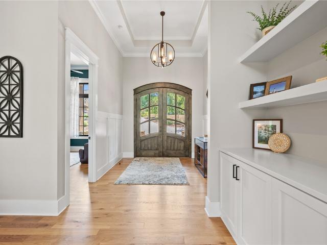 559 Leaning Pine Trail