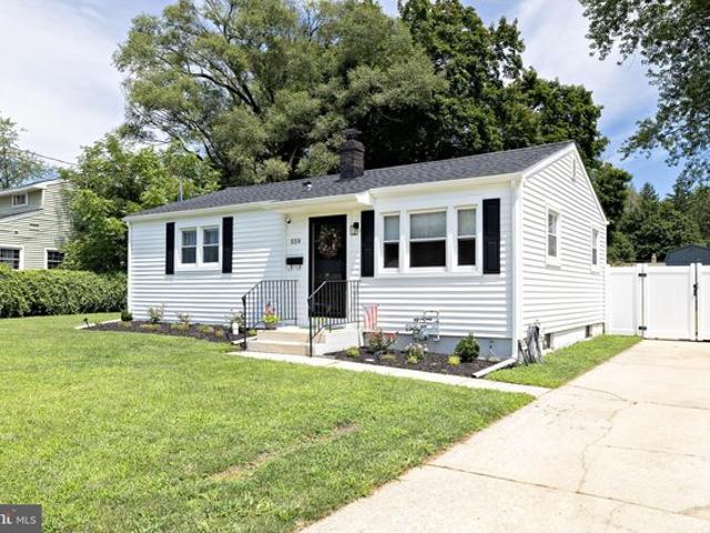 559 Lynne Dr, Clayton, NJ 08312