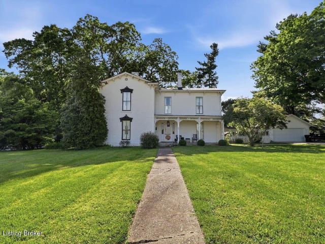 559 N Main St