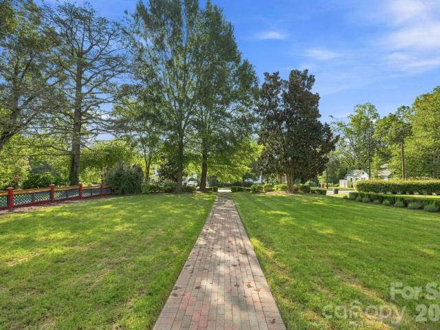 559 N Main Street