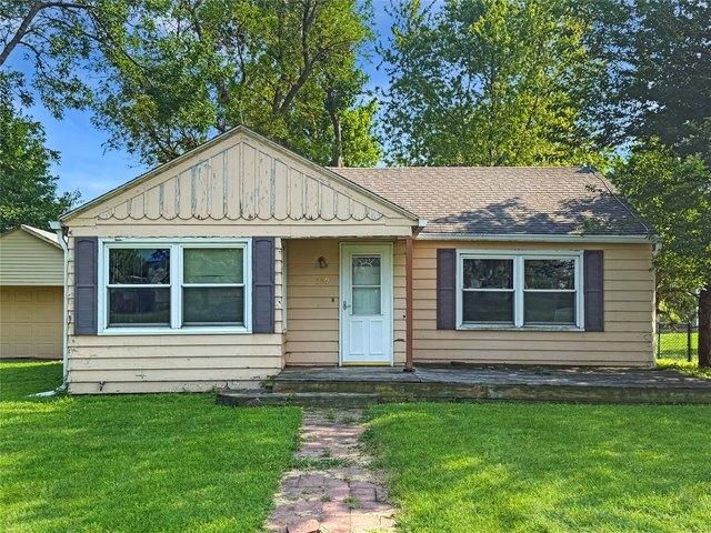559 NW Maple St, Elkhart, IA 50073