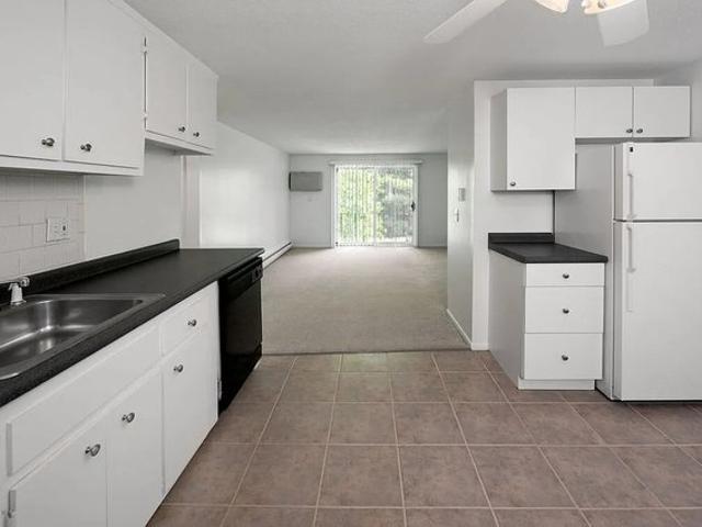 559 Sagamore Ave, Portsmouth, NH 03801