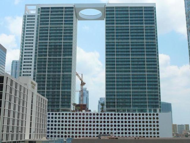 55 6th St SE #2904, Miami, FL 33131