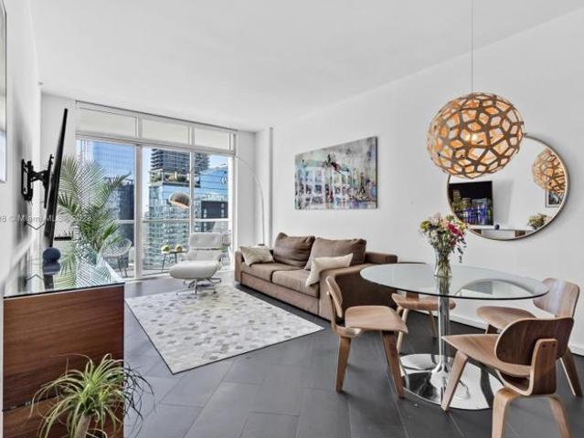 55 6th St SE #4304, Miami, FL 33131