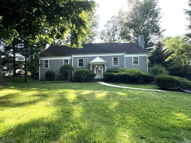 55 Tanglewood Dr, Summit, NJ 07901
