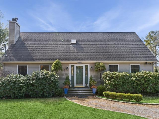 55 Topping Dr, Riverhead, NY 11901 | MLS #975870 | Compass