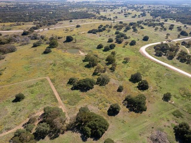 55 Twin Caverns, Oglesby, TX 75651